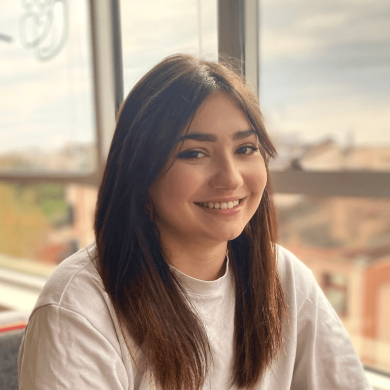 Sarah rejoint la team bizdev ! - smappen